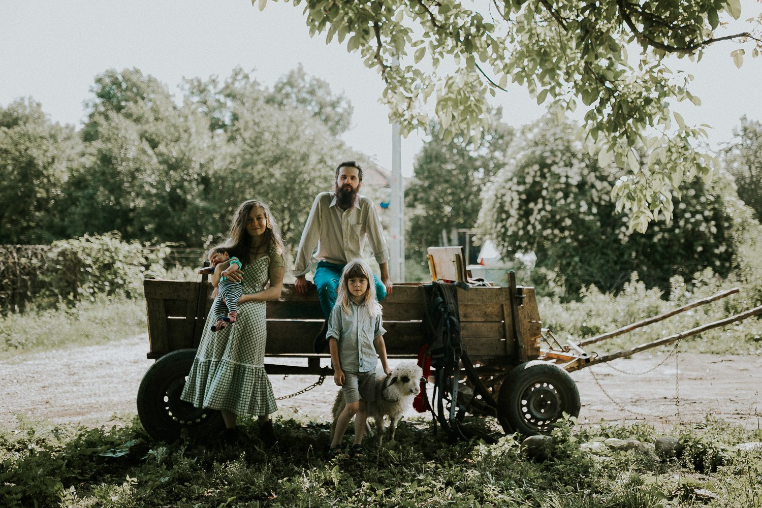 Cine sunt. Cine suntem. – Andreea Stanciu